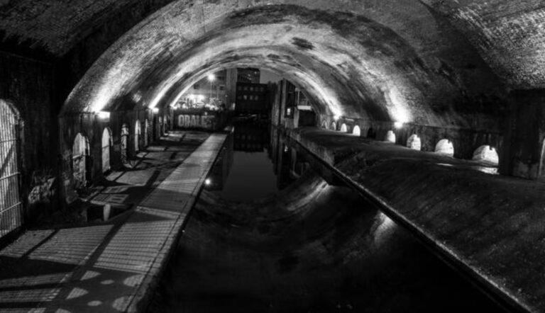 Birmingham's canal network — from driving the industrial revolution to ...